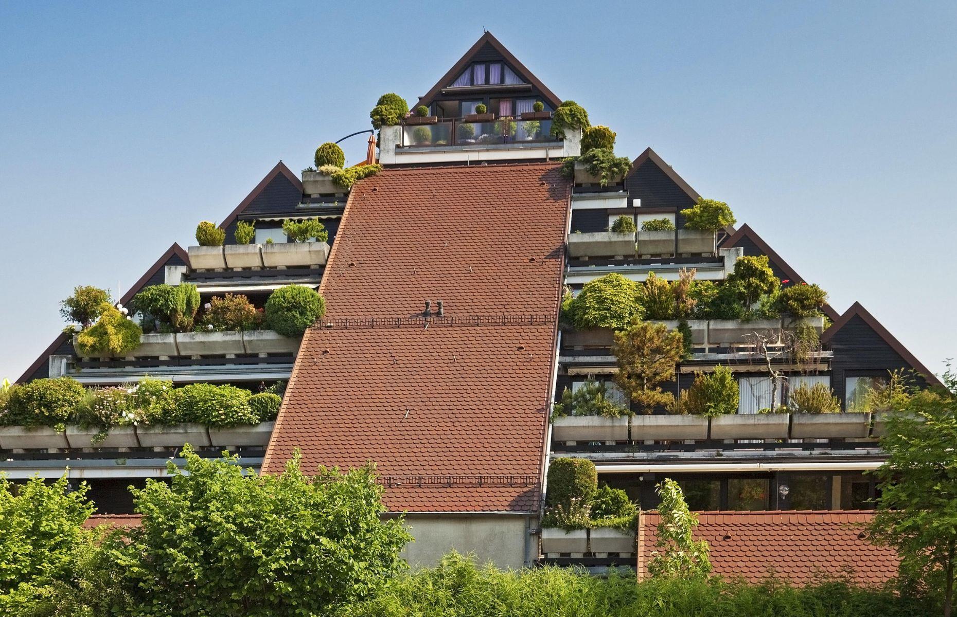9 incredible pyramid homes around the world