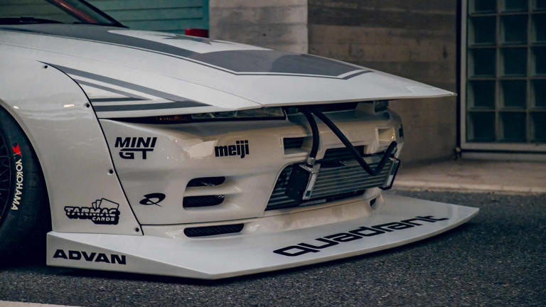 Liberty Walk’s wild new R32 Skyline body kit is inspired by Super ...