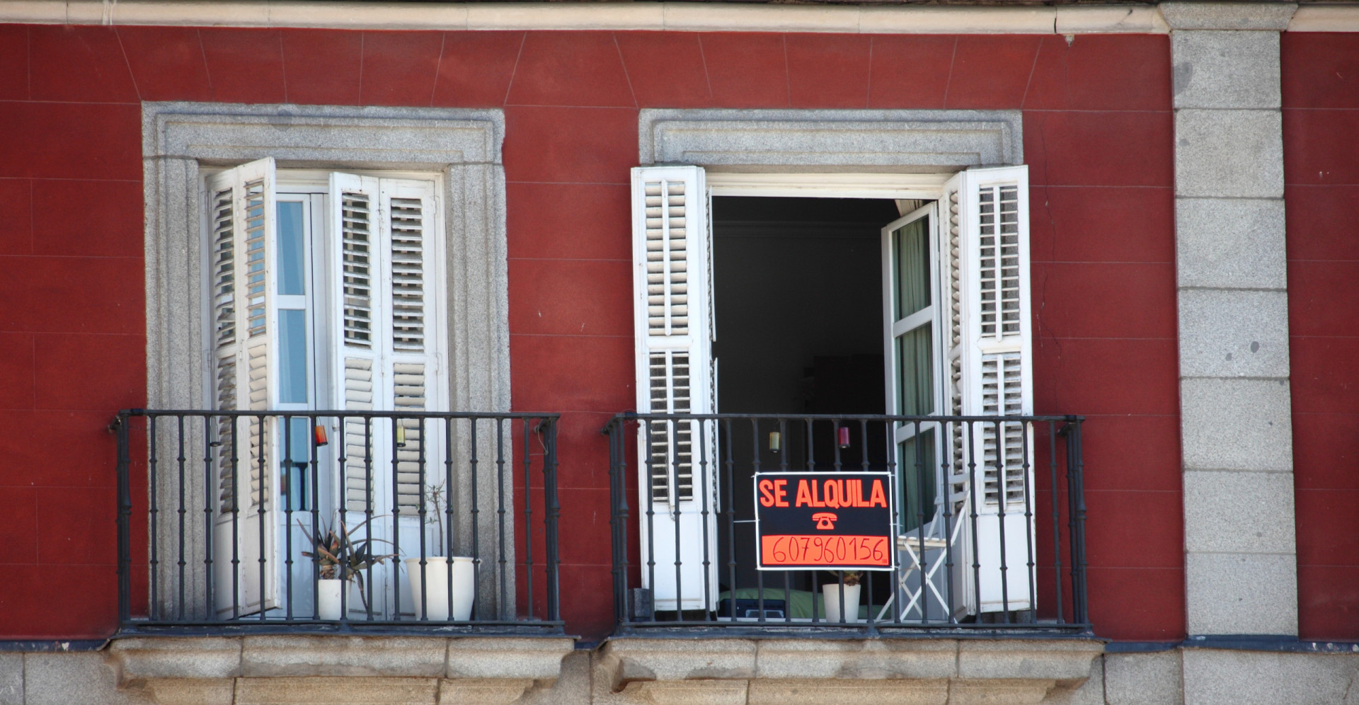 Spain's new rules for tourists, explained