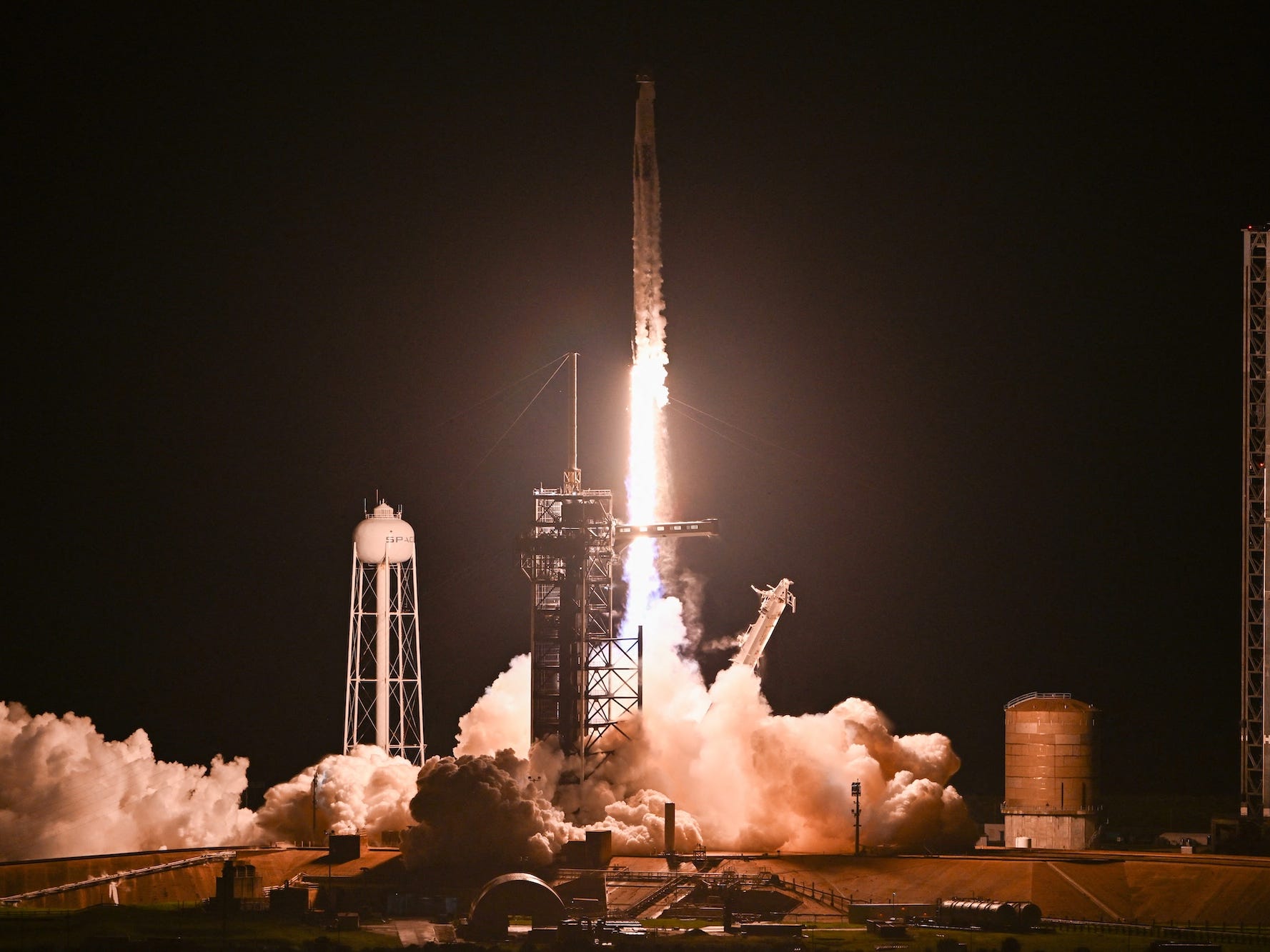 SpaceX rockets returning to Earth are causing delays and disruption to ...