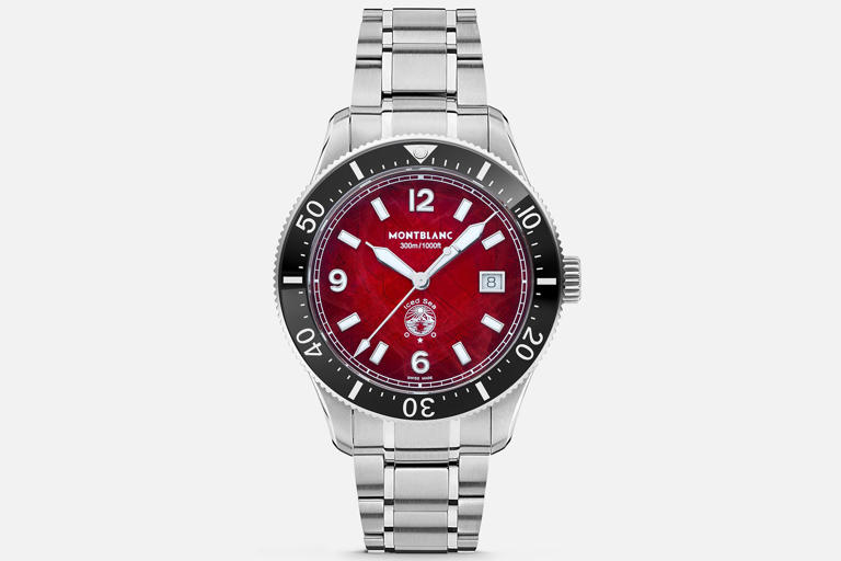 Les 15 plus belles montres rouges pour homme : Omega, Cartier, Patek ...
