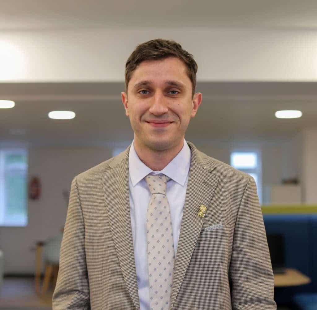 Smartphone hacks to beat sedentary work habits – sign up now