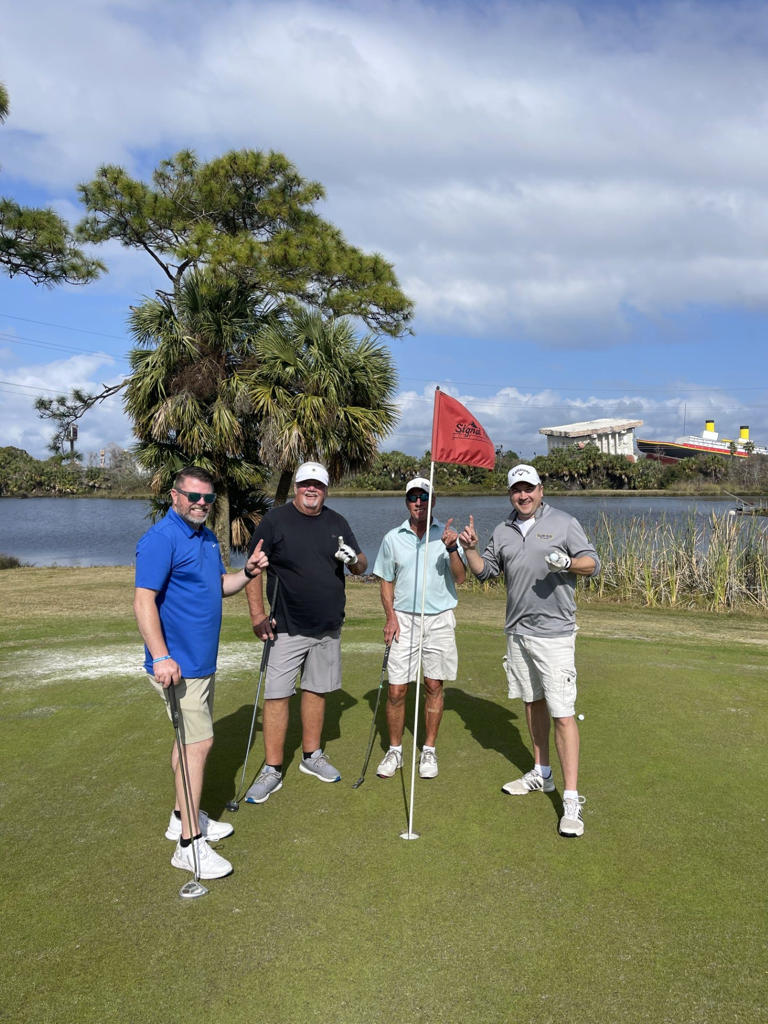 'Every golfer's dream': vacationer hits wonder-shot at Signal Hill Golf ...