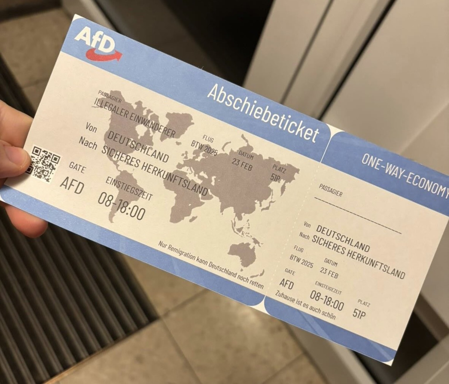 «Nazis» – die AfD verschickt «Abschiebe-Flugtickets» zum Wahlkampf