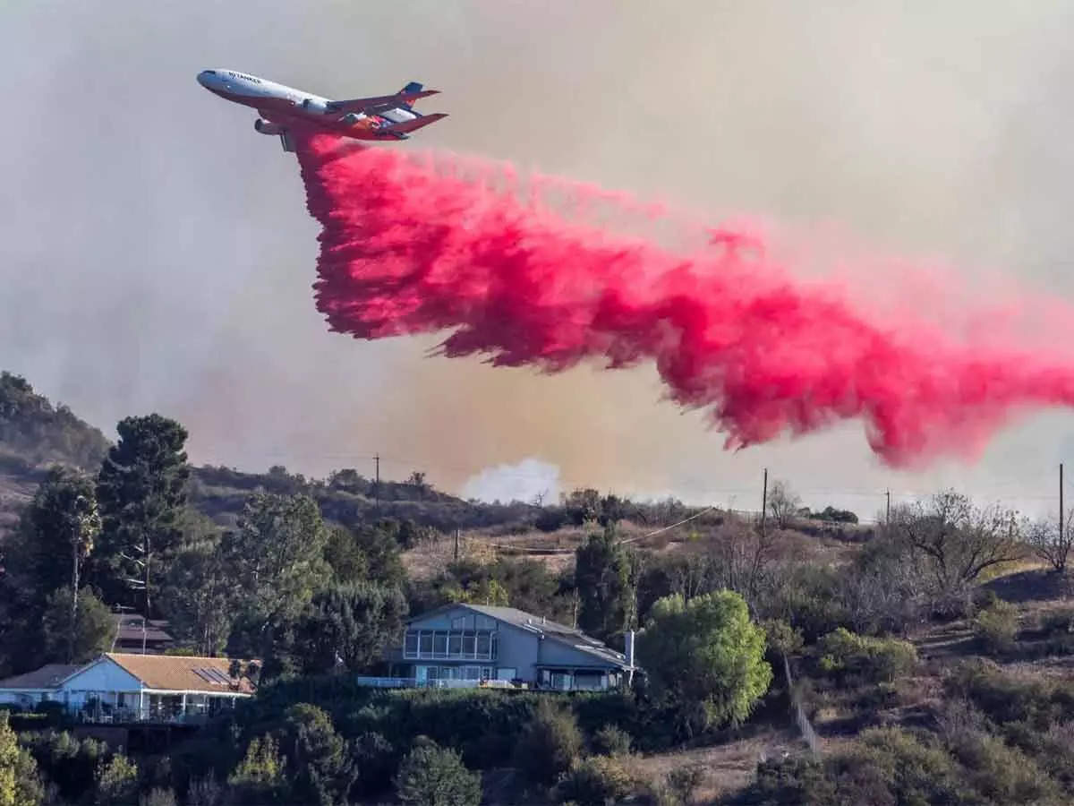 What's the pink powder planes are using to combat Los Angeles wildfires?