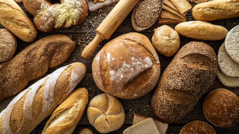 The Best And Worst Types Of Bread To Use For Garlic Bread