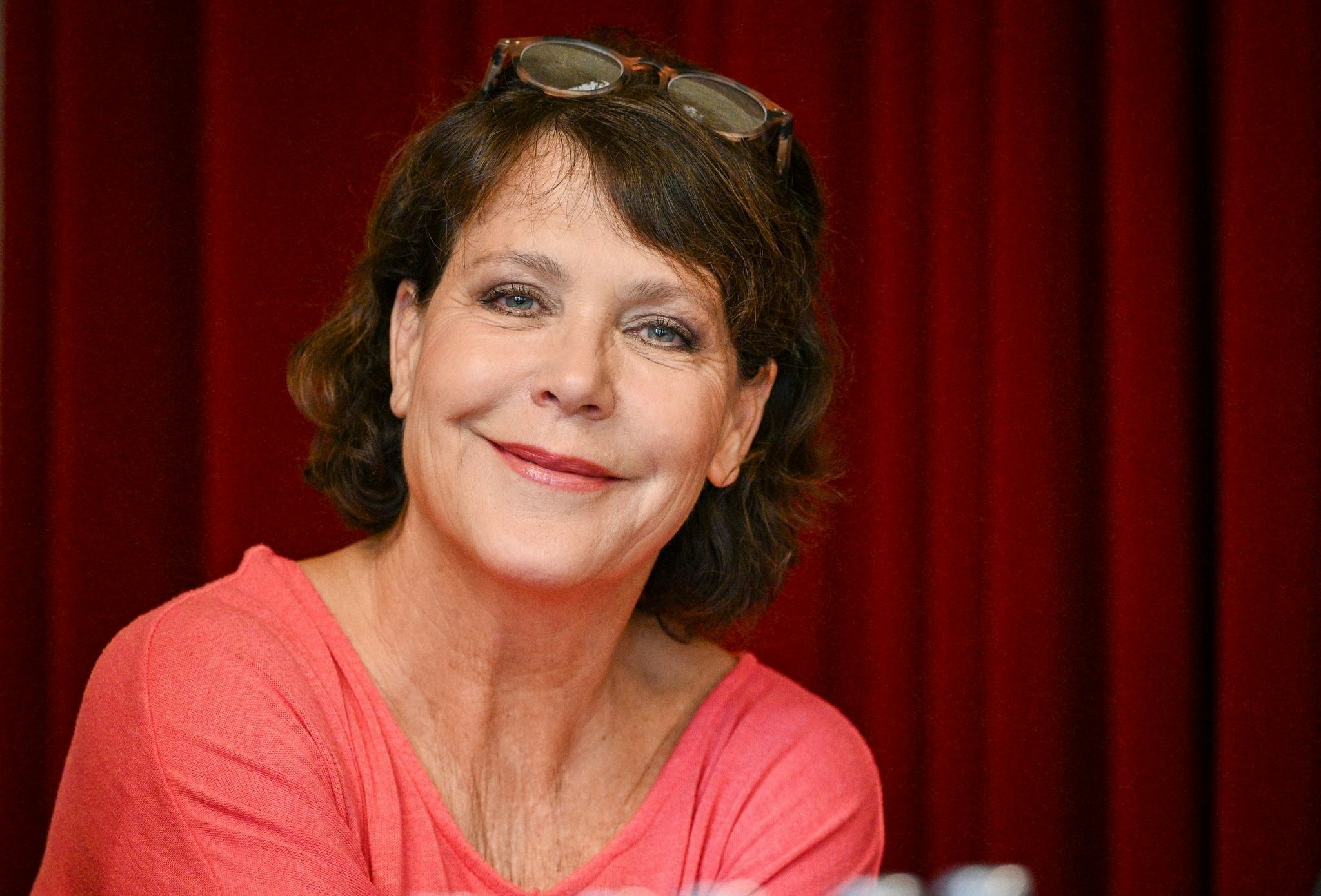 Leute: Janina Hartwig würde sofort wieder in eine Serie einsteigen