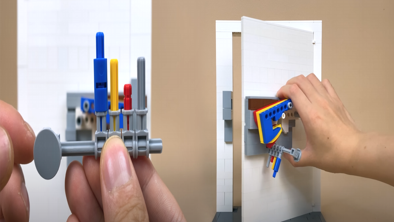 Unique And Satisfying LEGO Latches
