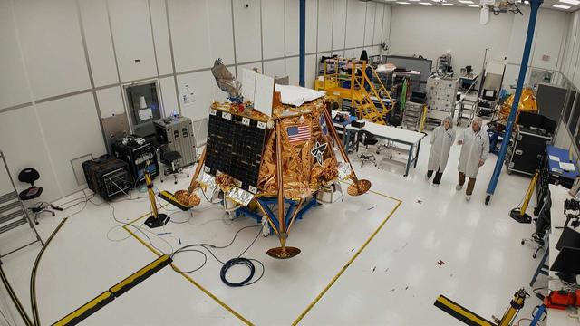 SpaceX to launch two lunar landers in new mission to the moon SpaceX to launch two lunar landers in new mission to the moon