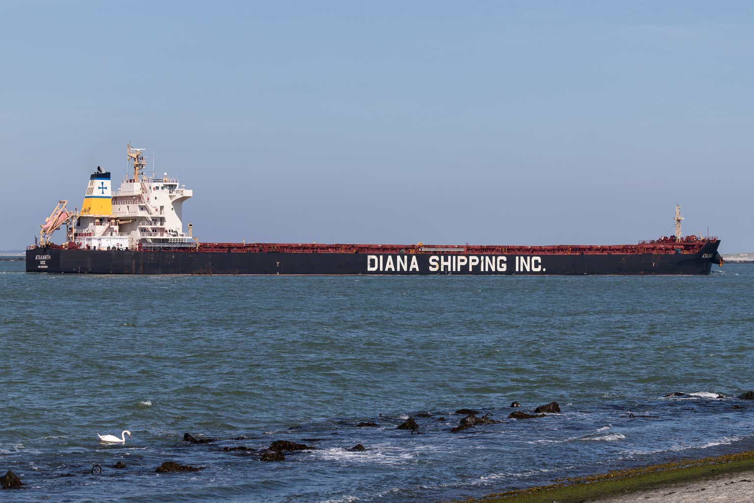 Diana Shipping extends time charter contract for two vessels, stock up