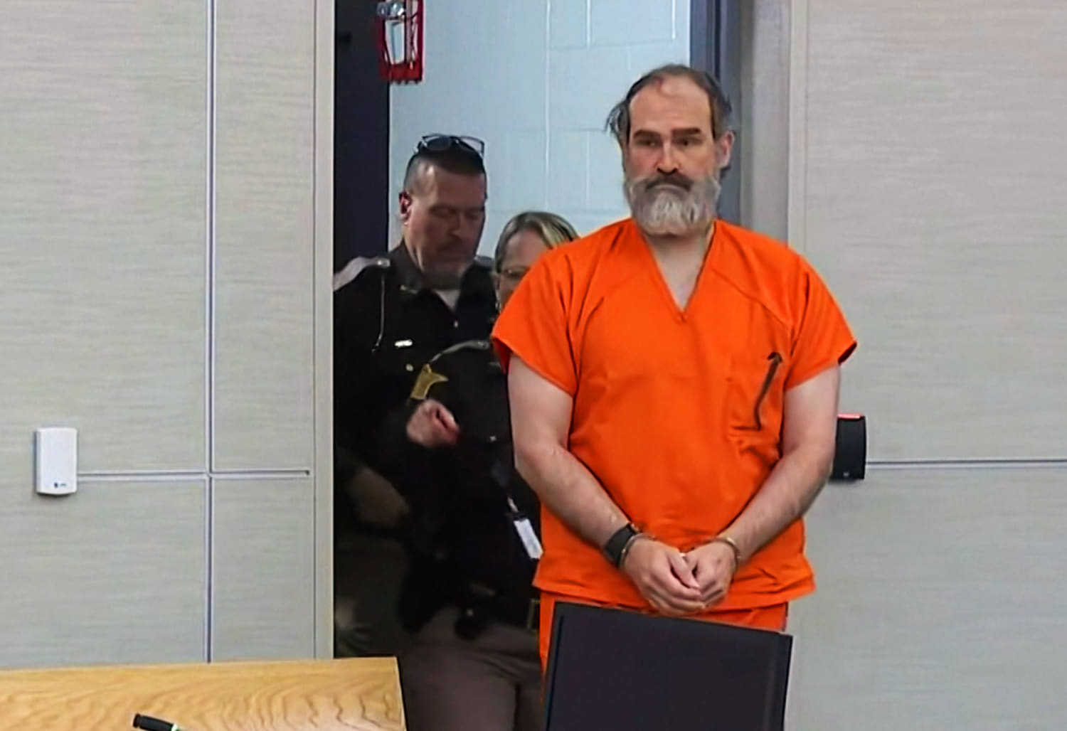 Alleged Caitlin Clark stalker says he wants to stay in jail and yells ...