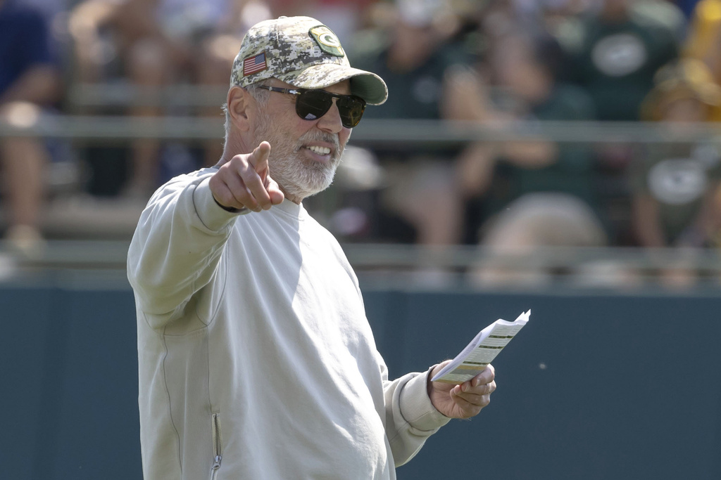 Tom Clements stepping down as Packers' QBs coach after working with ...