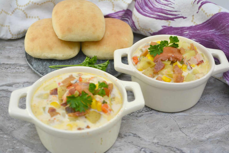 Delicious Lobster Chowder with Corn and Potatoes Recipe