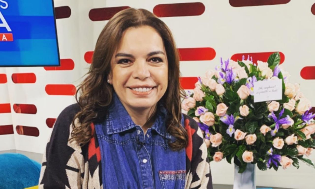 Conductora de televisión se entera EN VIVO de la muerte de su papá ...