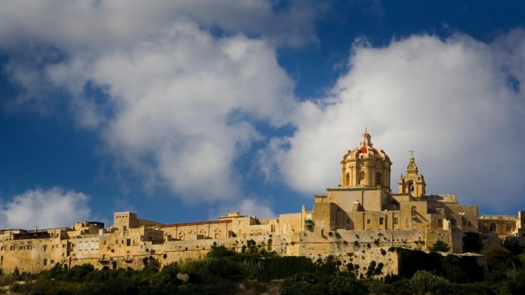 16 Captivating Monuments and Locations To See When Traveling Through ...