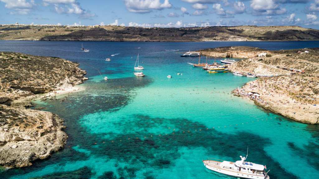 16 Captivating Monuments and Locations To See When Traveling Through ...