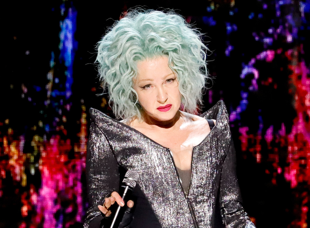 Cyndi Lauper Fans Rush to Defend Singer, 71, After Concert Video Goes ...