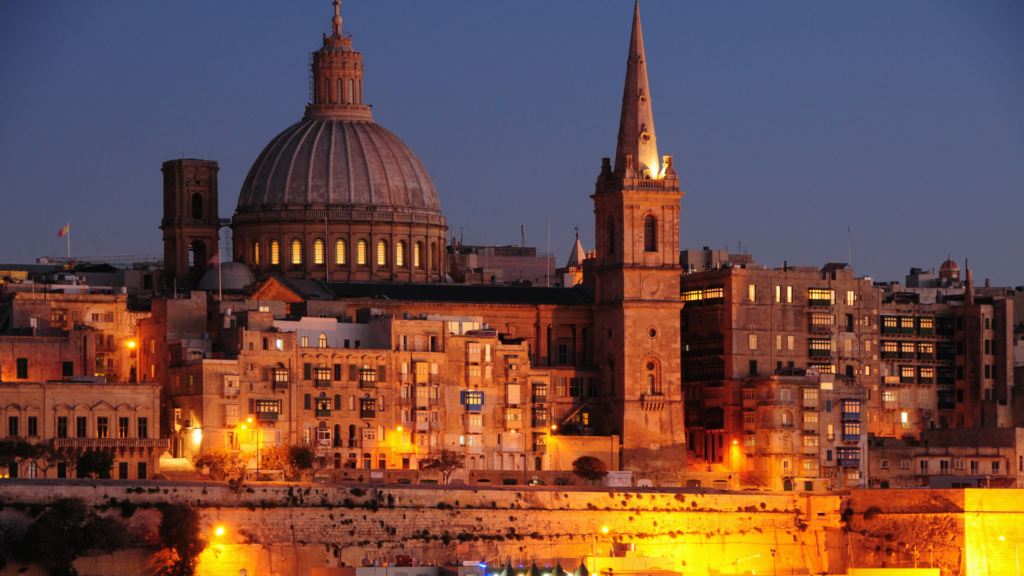 16 Captivating Monuments and Locations To See When Traveling Through ...