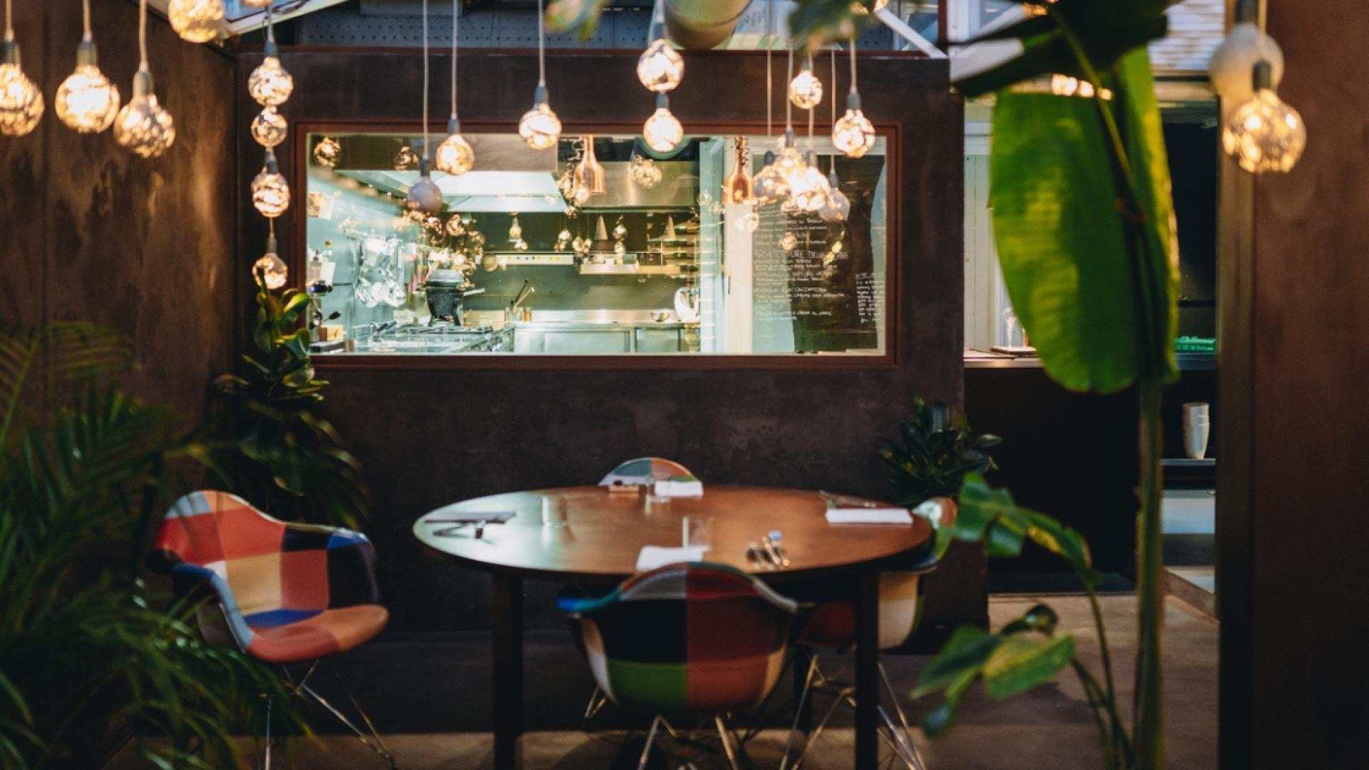 4 cosas que es ilegal que te cobren en un restaurante y 4 que te cobran ...