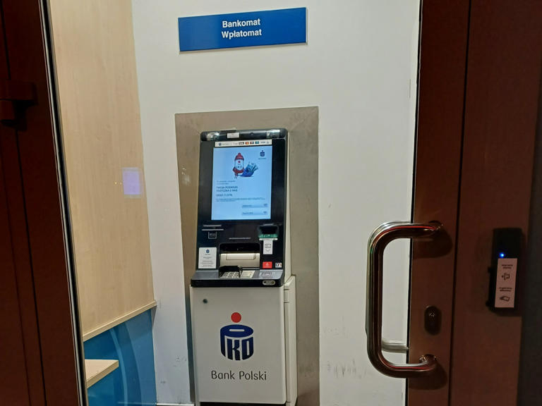 Bierzesz z obcego bankomatu? Zastanów się czy warto w 2025 roku