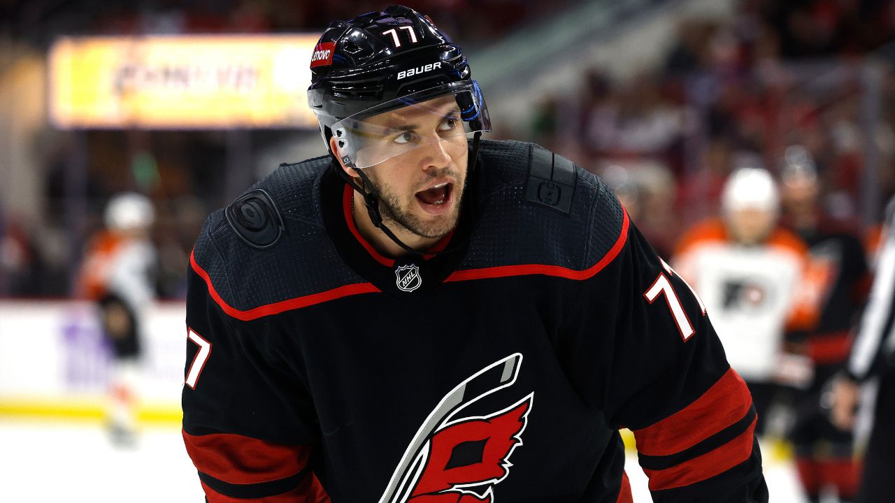 Islanders sign defenceman Tony DeAngelo to one-year deal