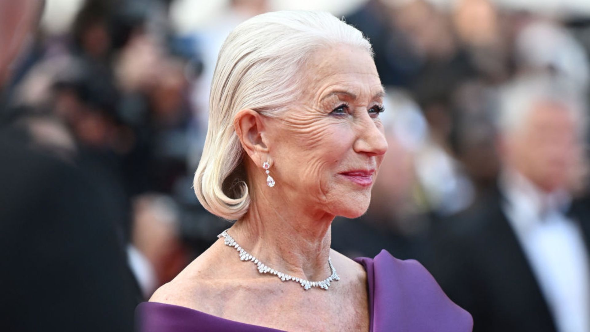 Helen Mirren reveals the 12-minute workout she's relied on for 60 years ...