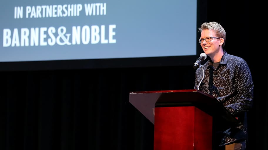 Hank Green announces new Complexly YouTube series