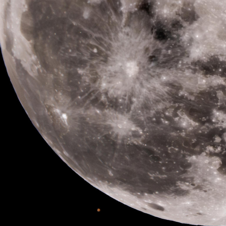 Mars hides behind the Full Wolf Moon in gorgeous photos from around the ...