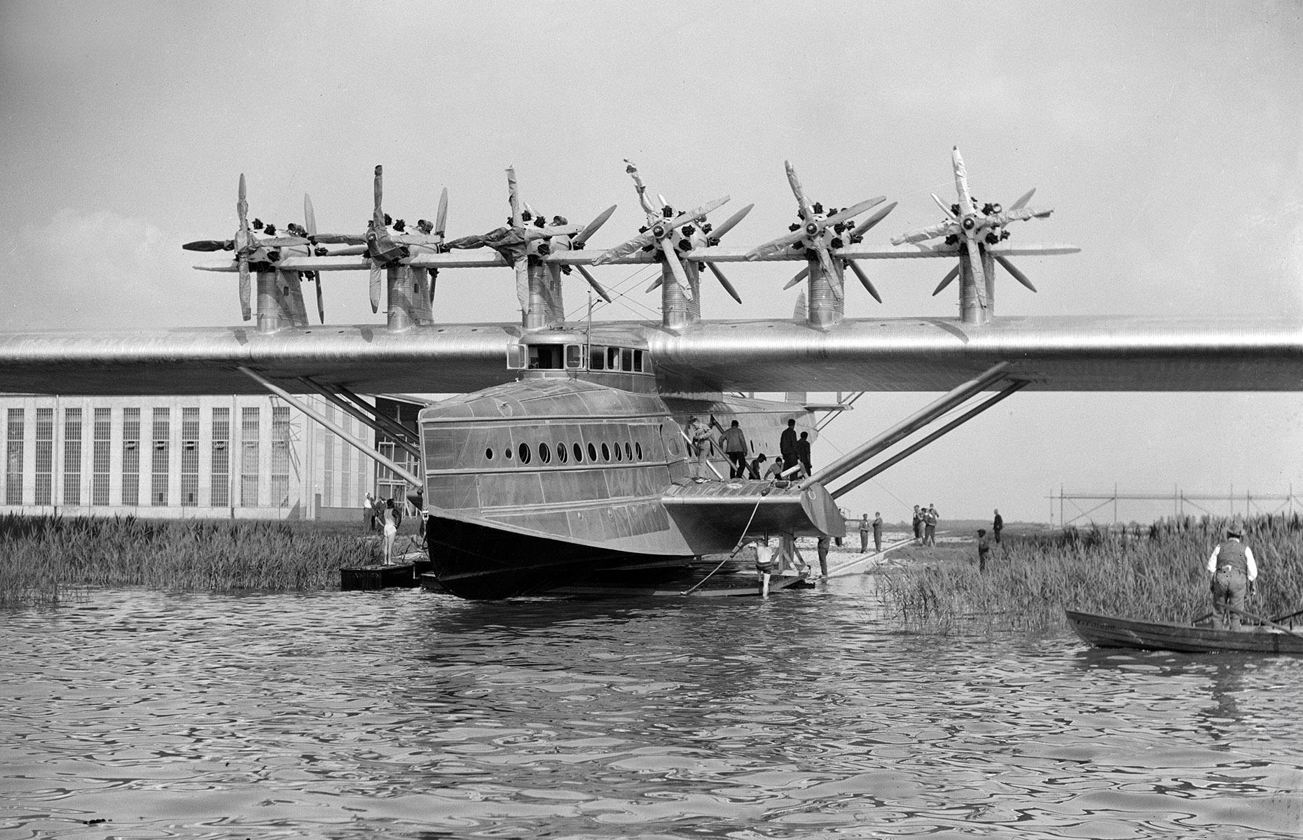 Stunning retro photos of seaplanes across the years