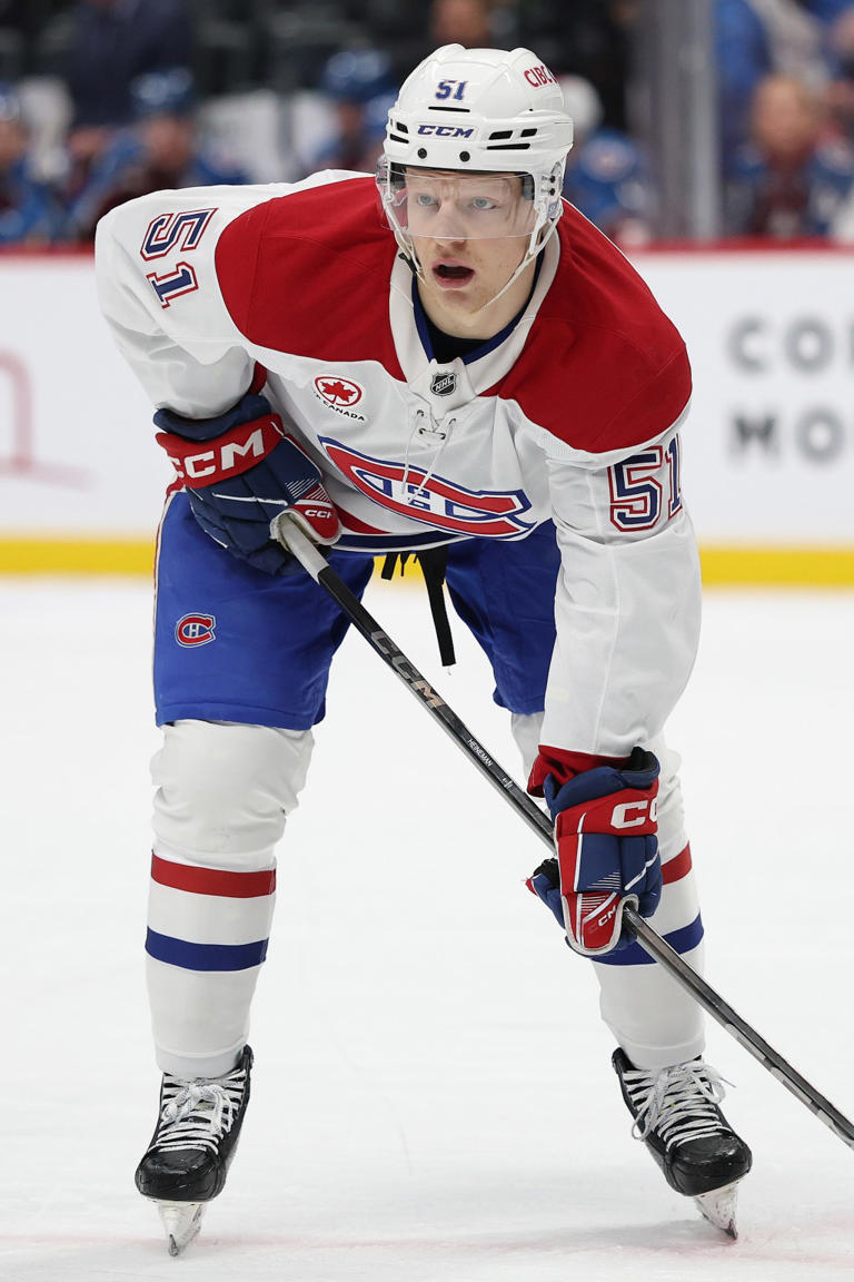 Canadiens rookie Emil Heineman struck by car, out up to a month with injury