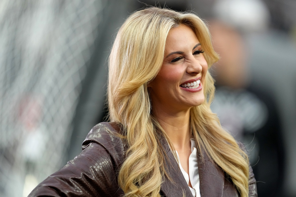 ESPN's Laura Rutledge Grabs Attention In New Home Photos