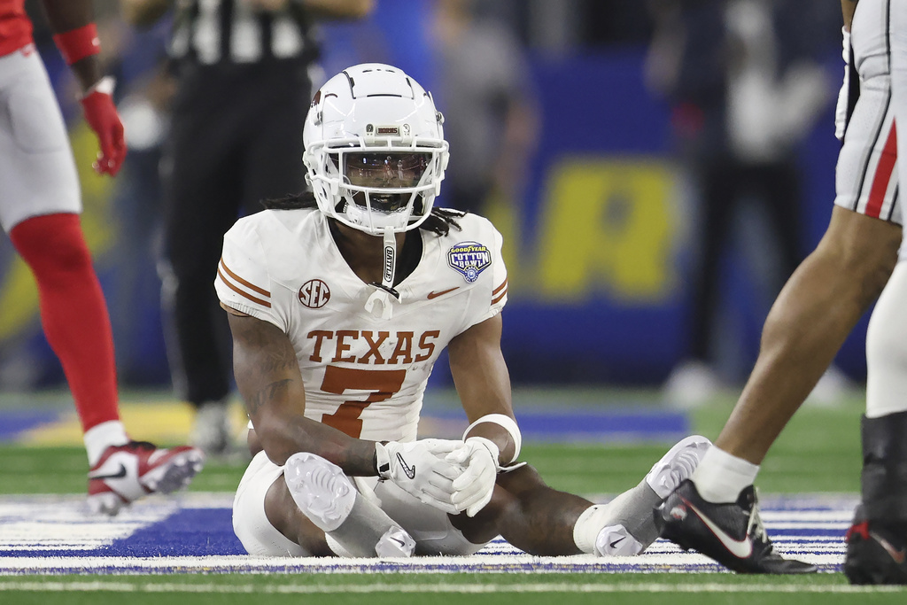 Texas WR Isaiah Bond joins growing number of Longhorns leaving early ...