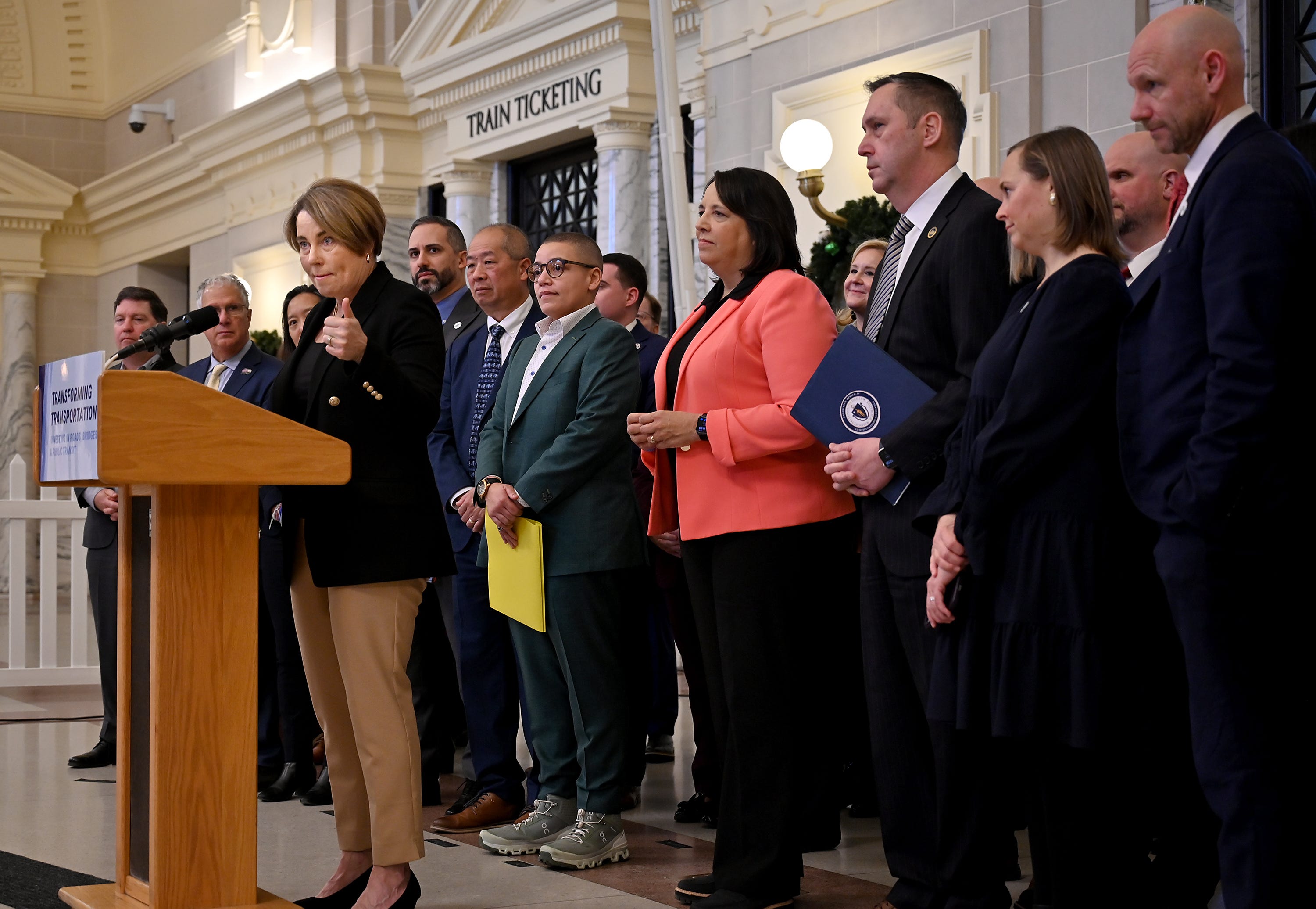 Faster track for state mass transportation: Healey touts $8 billion ...