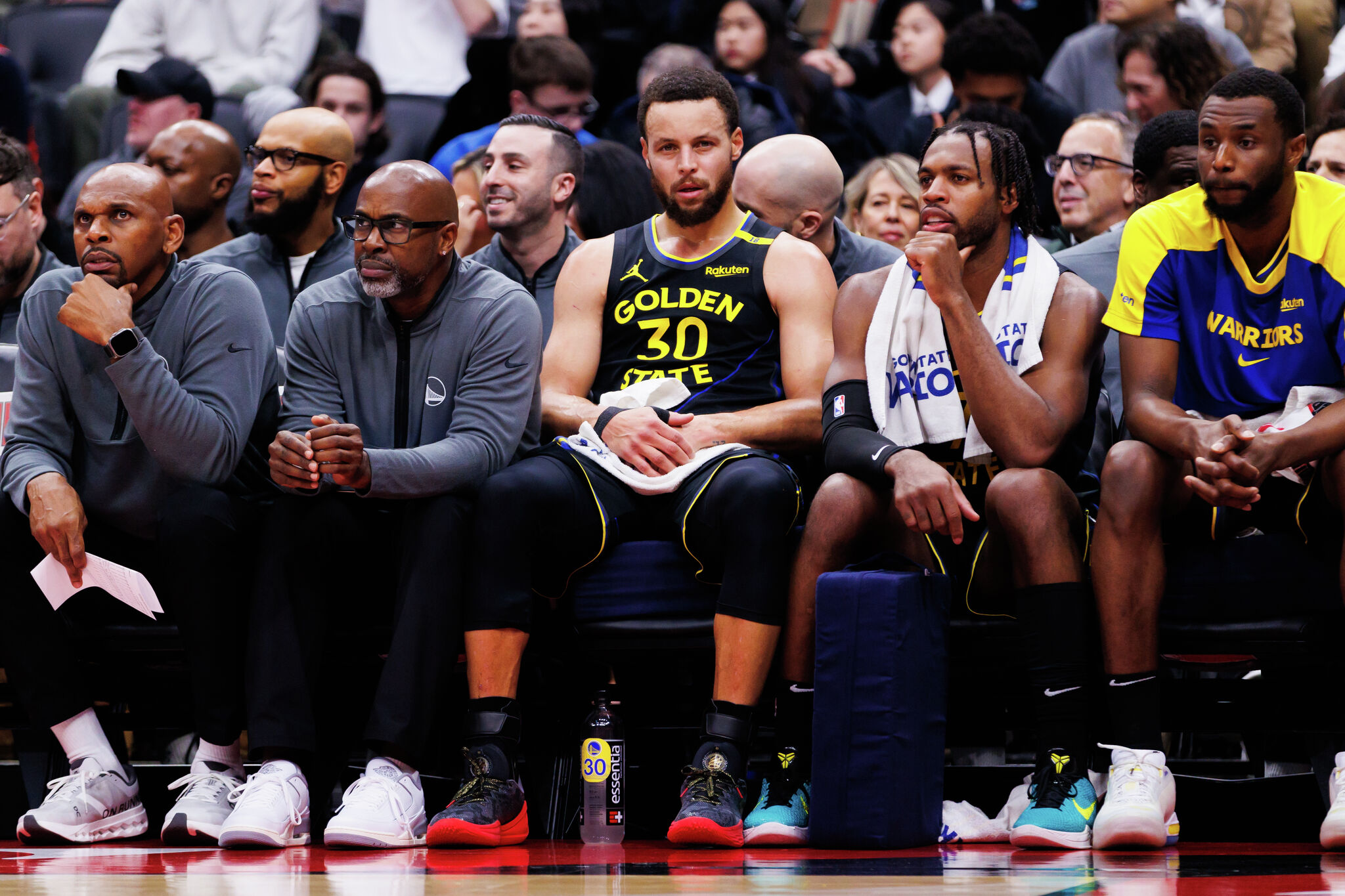 Warriors leaders sound surprisingly chill with 12th-place roster