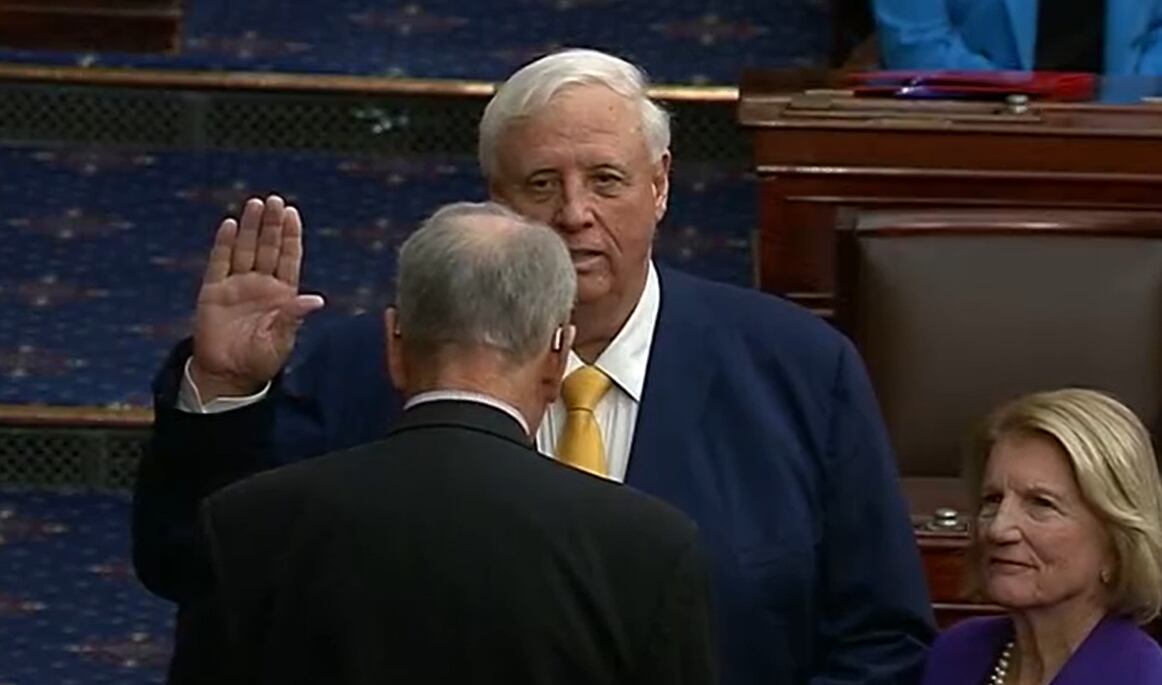 Jim Justice officially sworn in as United States Senator