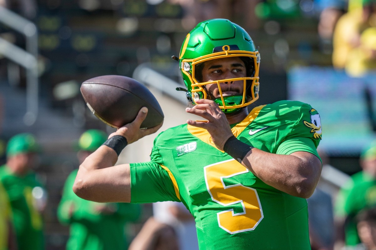 Oregon's Dante Moore Receives Strong Prediction Before 2025 Season