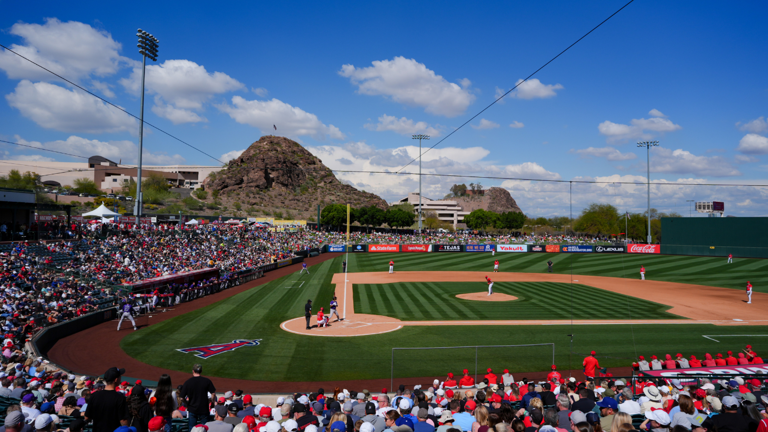 2025 MLB spring training start dates: Pitchers and catchers set to ...