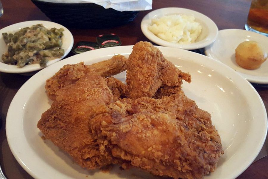 59 Iconic American Restaurants To Try Before You Die