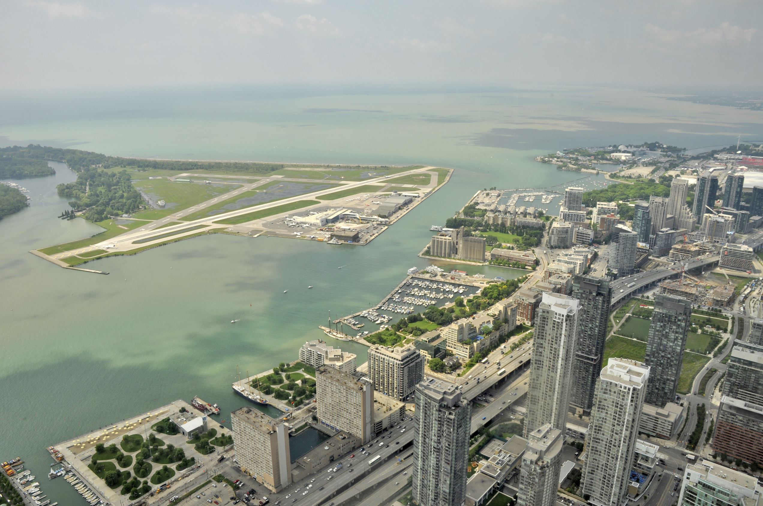 world's 15 most scenic airport runways..! - Jetline Marvel