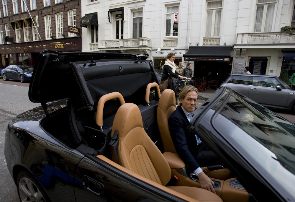 In deze auto's rijden de bekende Nederlanders